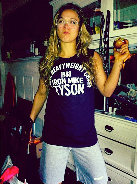 Ronda Rousey Wearing the Roots of Fight Mike Tyson 1988 T-Shirt ...